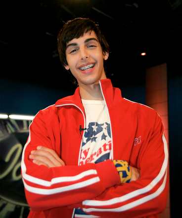 ใครพอจะมีประวัติ Darin Zanyar บ้างคะ? | บันเทิง | 846643