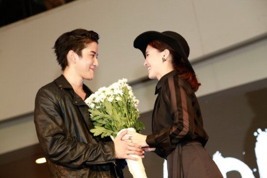 ไมค์ ปลื้มแฟนๆ แห่ร่วมเปิดตัวงานเพลงและอัลบั้มรูป | ข่าวประชาสัมพันธ์ ...