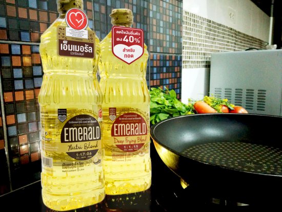 Emerald Oil ใช่เลย...น้ำมันที่ดีต่อสุขภาพ เหมาะกับอาหารทอด-ผัด | สุขภาพ ...