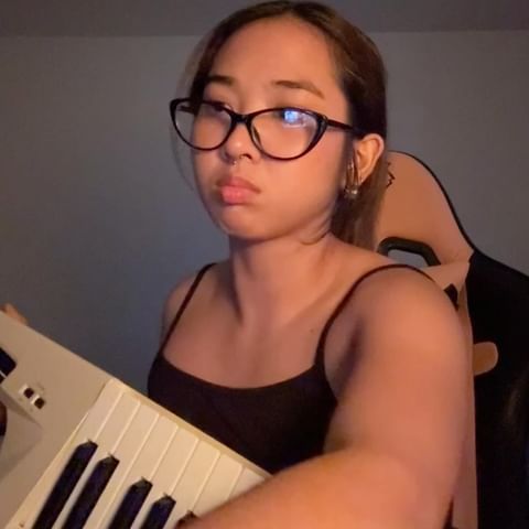 IG มิลลิ | คัมแบ็ค! แร็ปเปอร์สาวซ่า MILLI กลับมาขึ้นปก Mint อ - Instagram