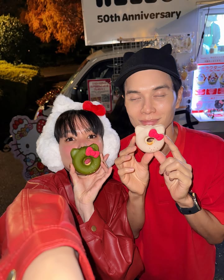 IG โฟร์ - ศกลรัตน์ วรอุไร | Hello kitty 50th Anniversary 🍎🐱 - Instagram